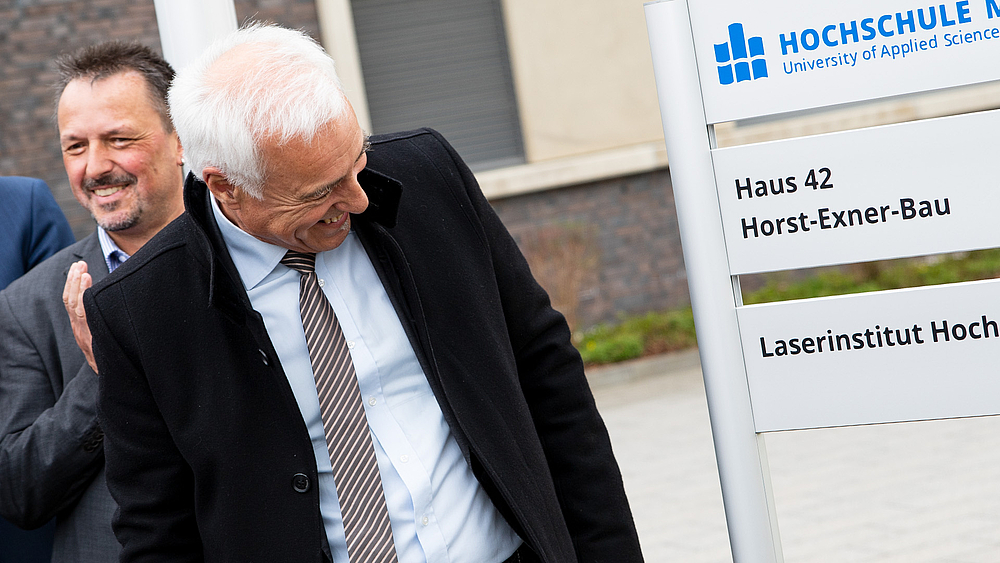 Horst-Exner-Bau jetzt auf dem Campus angekommen - HS Mittweida